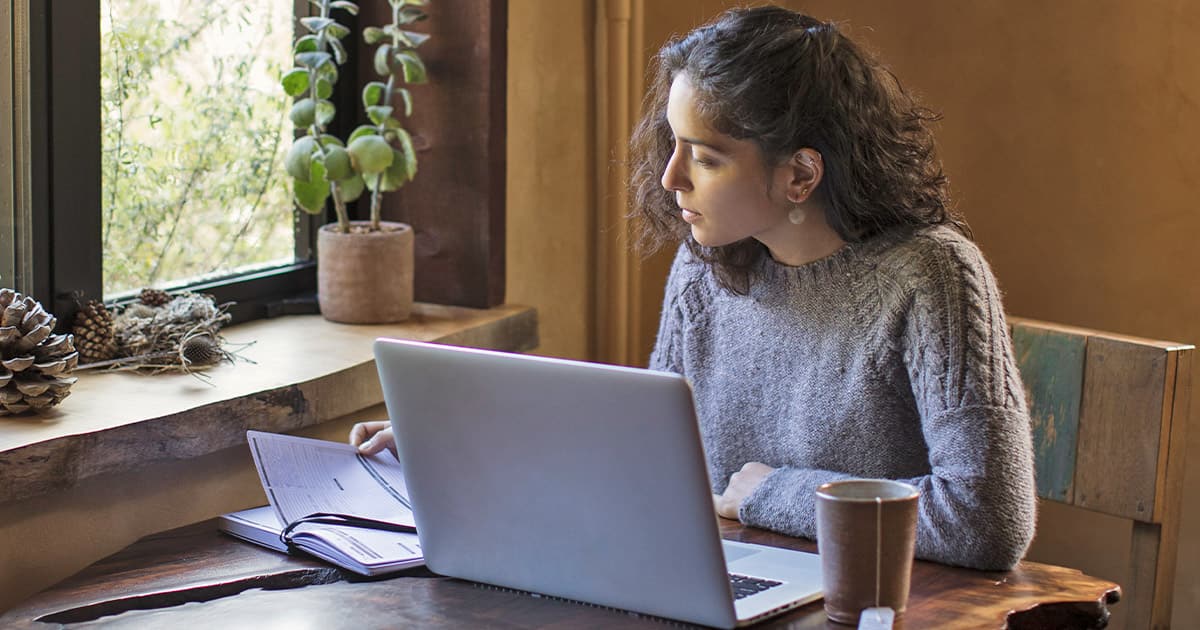 Bachelor vs Master Degrees: Comparing Degree Levels