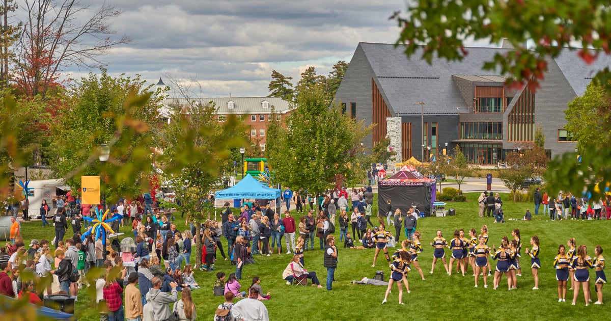 Creating ‘Mountains of Memories’ at SNHU Homecoming