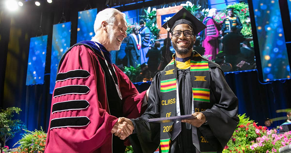 How Many Credits Do You Need to Graduate College? | SNHU